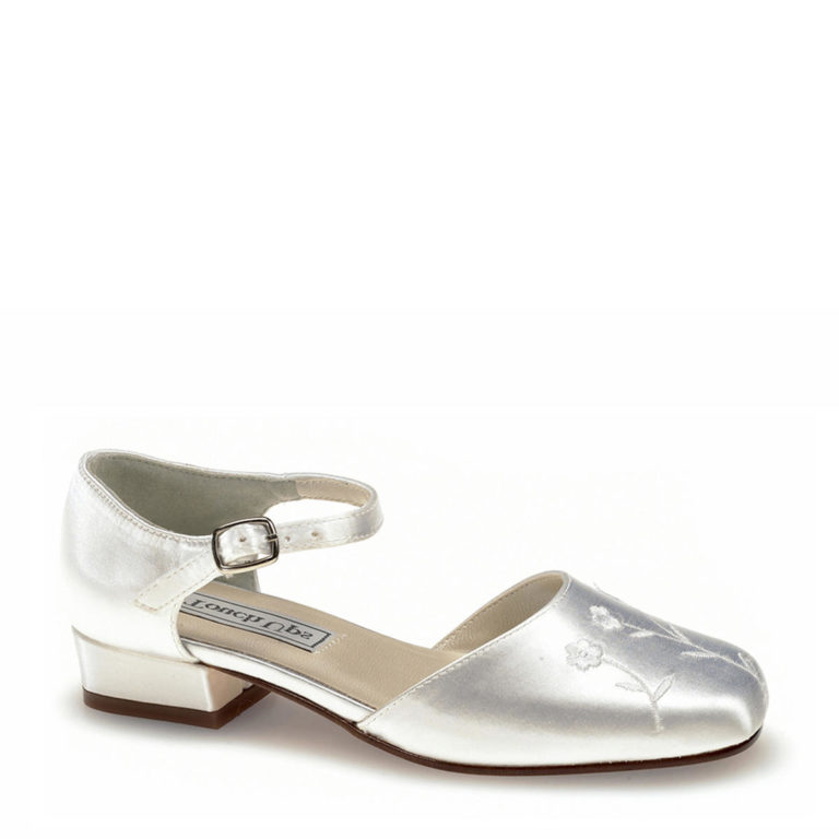 Children's shoes for special events that can be dyed to any color!