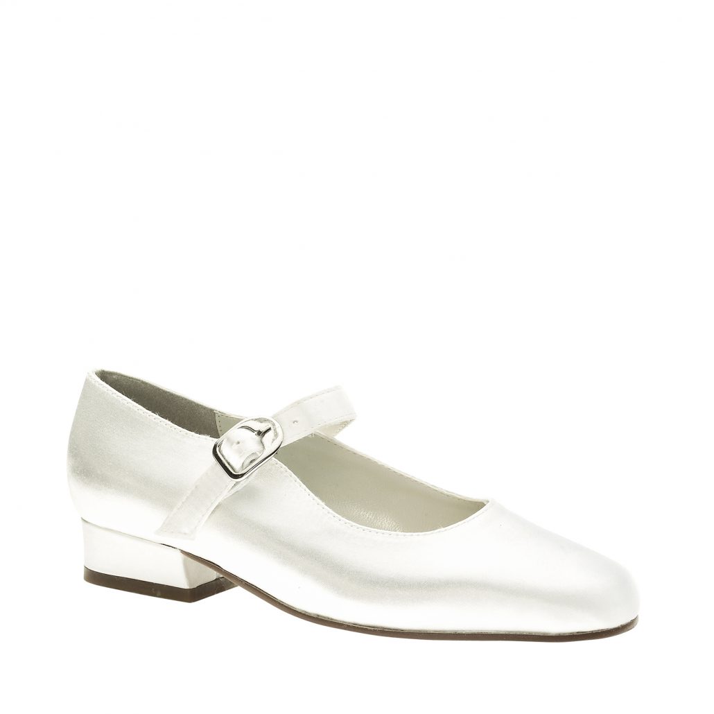 Children's shoes for special events that can be dyed to any color!